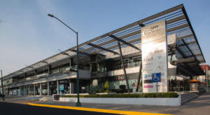 Plaza Cascada – Centro comercial con restaurantes, gimnasio y otros ...